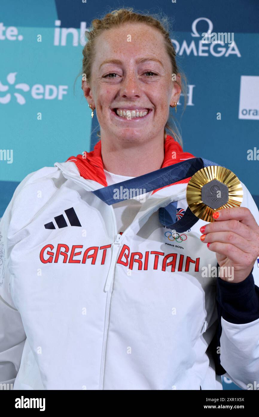 Great Britain's Eleanor Aldridge with her gold medal following the ...