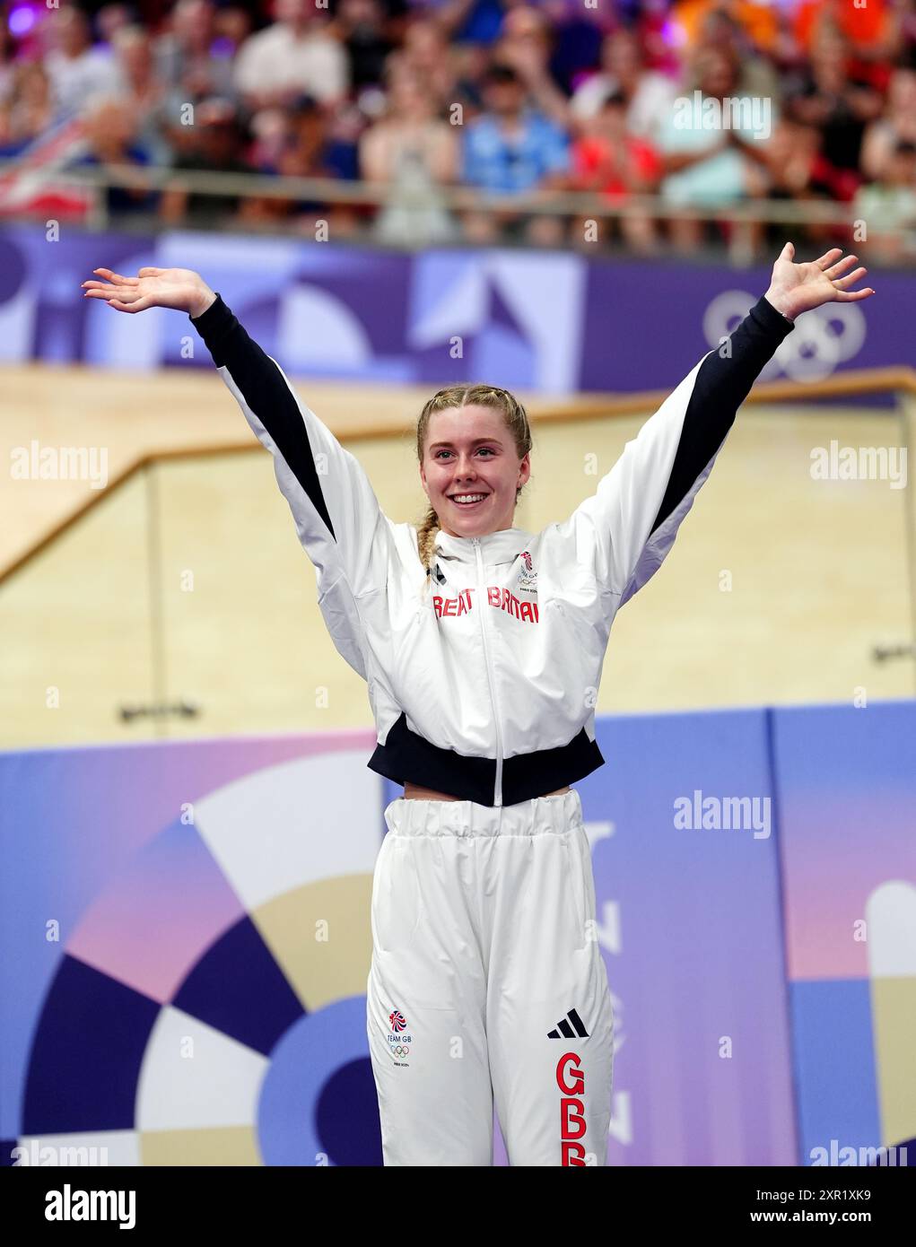 Great Britain's Emma Finucane receives her bronze medal during the ...