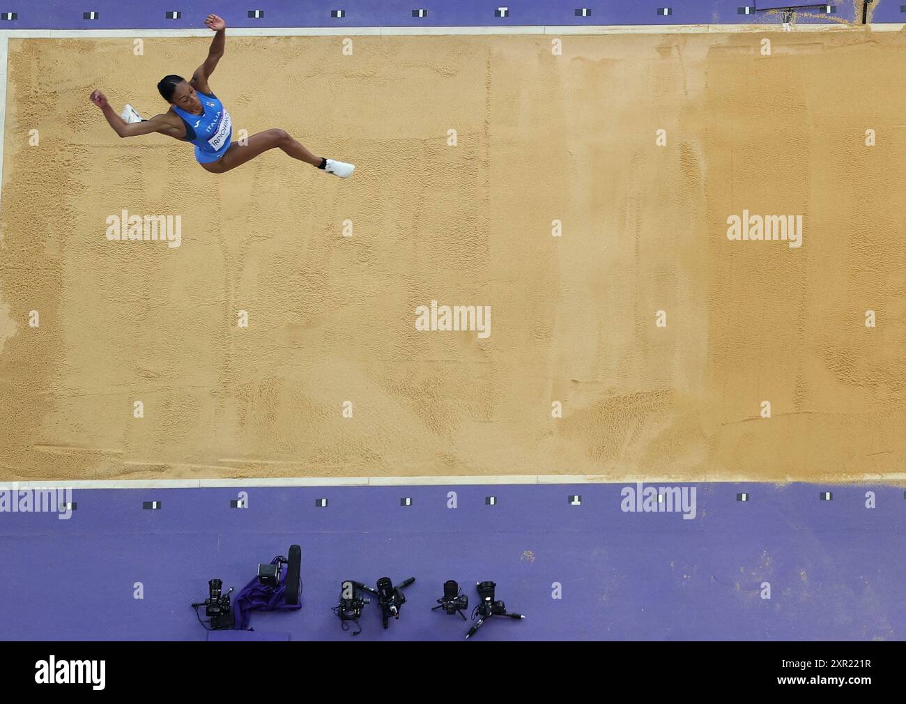 Paris, France. 8th Aug, 2024. Larissa Iapichino of Italy competes ...