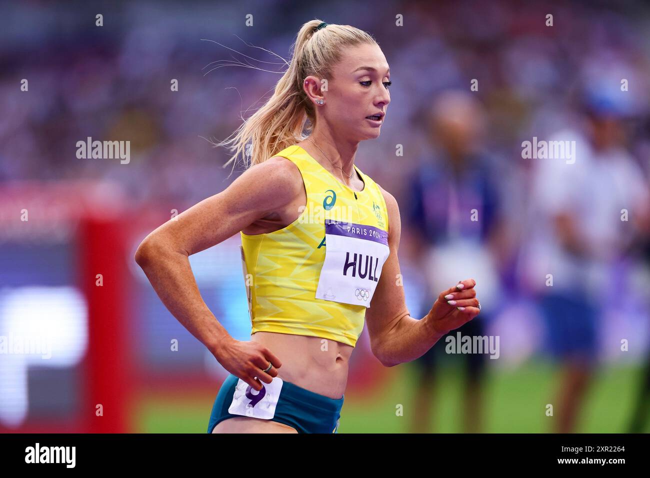 PARIS, FRANCE - AUGUST 08: Jessica Hull of Australia competes in the ...