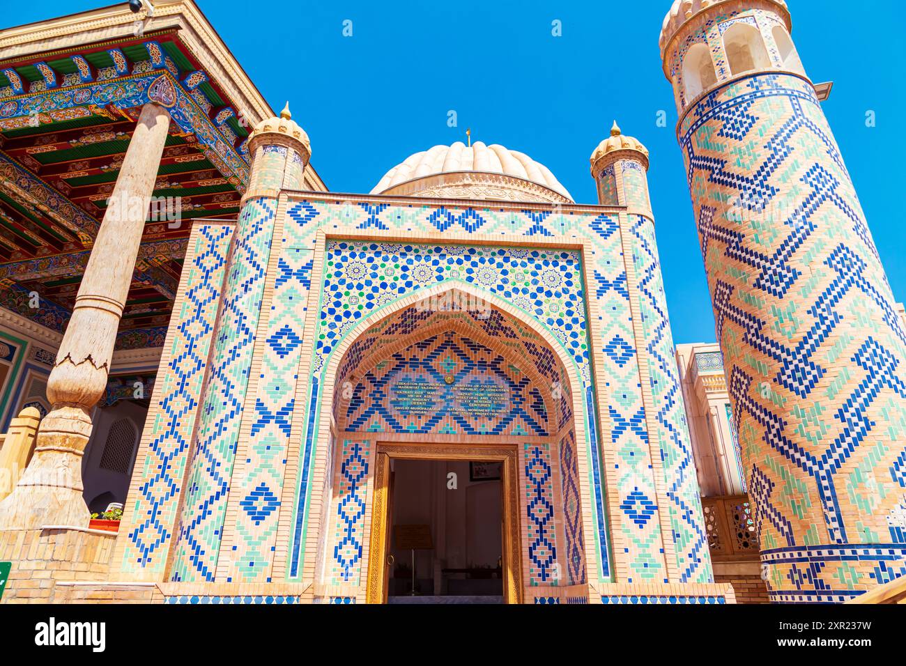 Mausoleum of President Islam Karimov in the Khazret Khizr Mosque ...