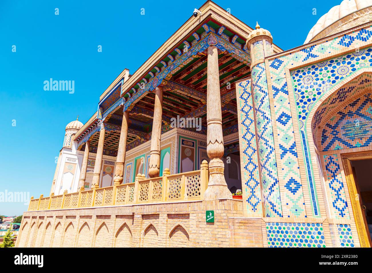 Mausoleum of President Islam Karimov in the Khazret Khizr Mosque ...