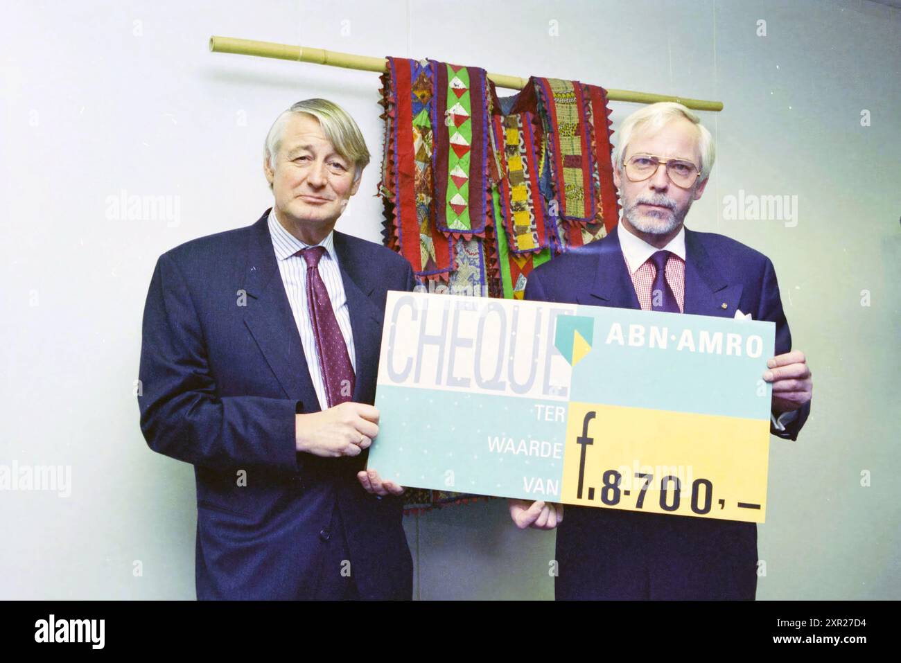 Presentation of MSD check, 30-11-1995 Stock Photo - Alamy