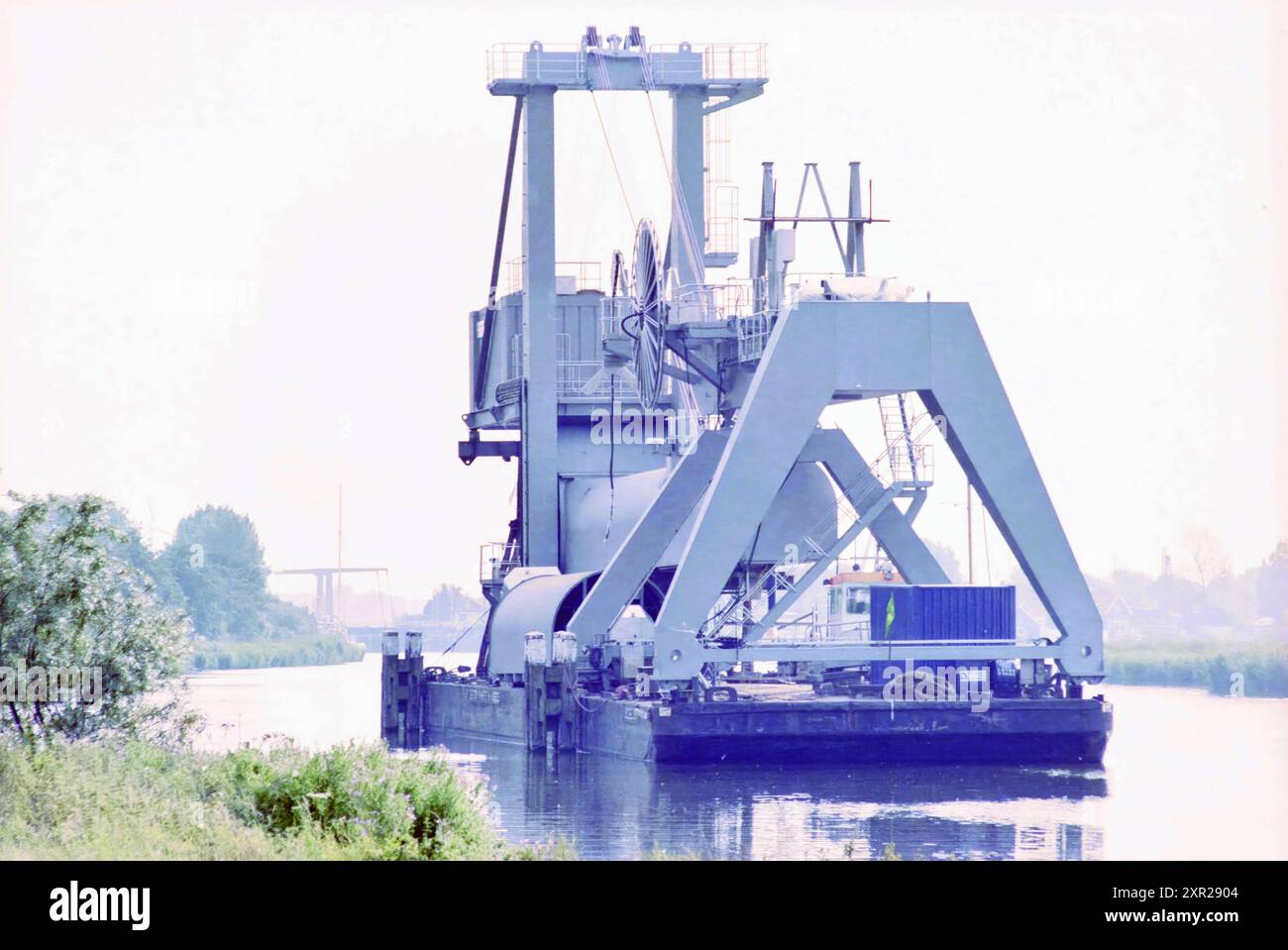 Transport figee crane hi-res stock photography and images - Alamy