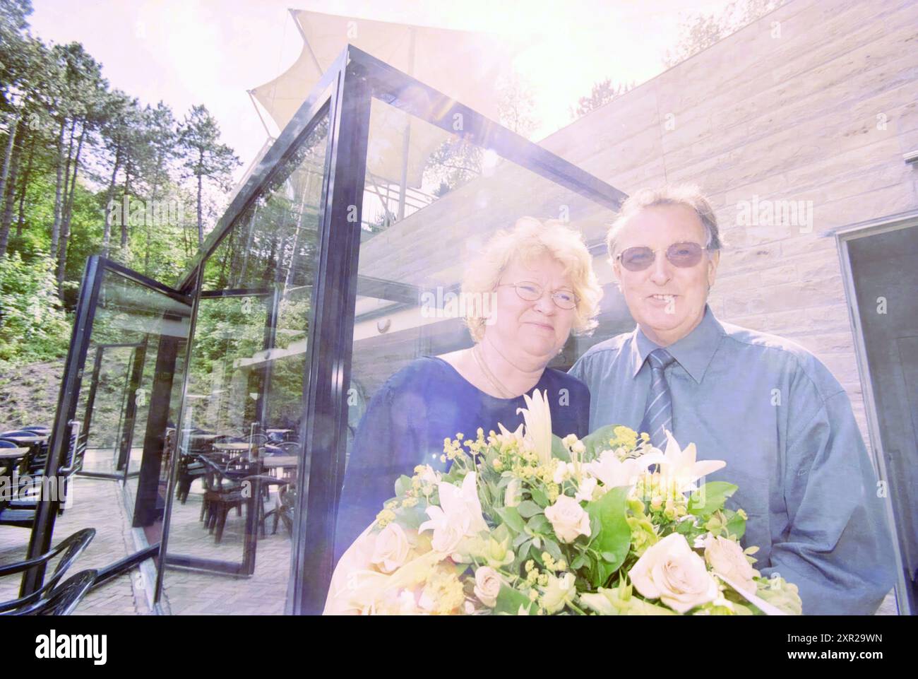 2000 bus hi-res stock photography and images - Alamy