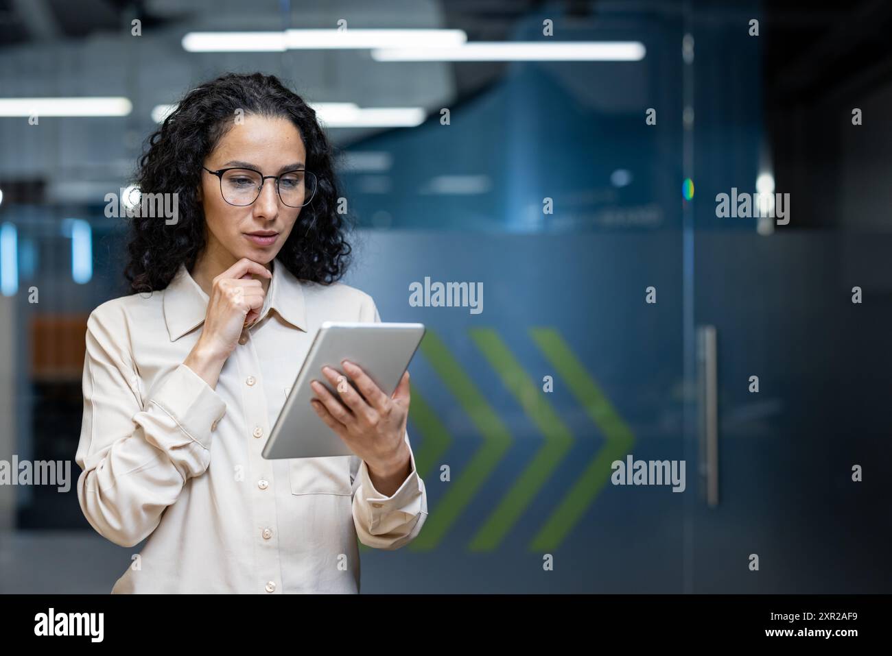 Insightful decisions hi-res stock photography and images - Alamy