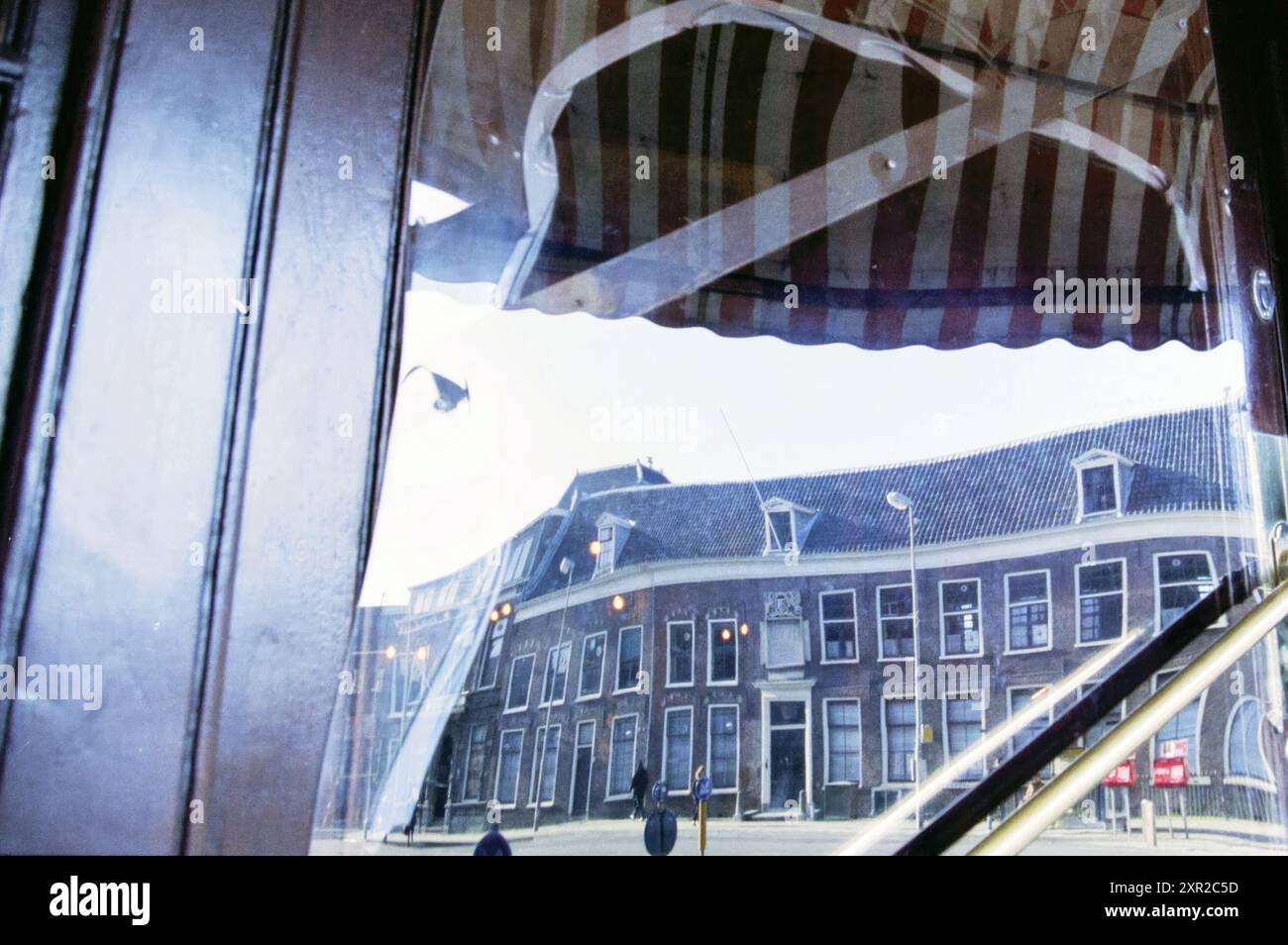 Cafe de uiver hi-res stock photography and images - Alamy