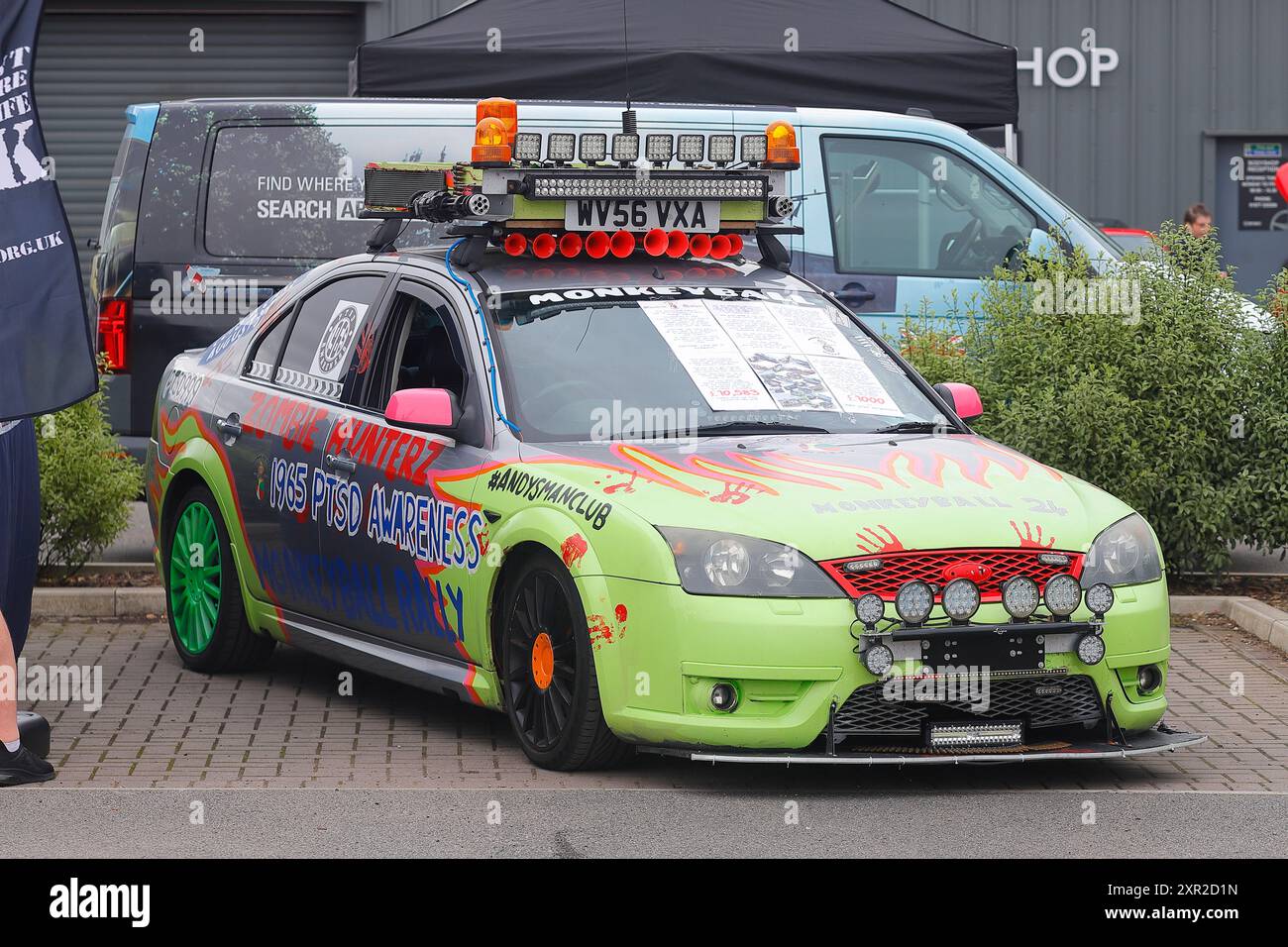 Monkeyball rally car hi-res stock photography and images - Alamy