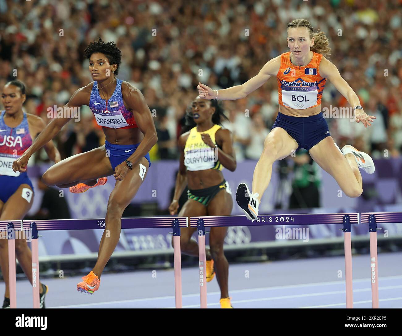 Paris, France. 8th Aug, 2024. Femke Bol (R front) of the Netherlands ...