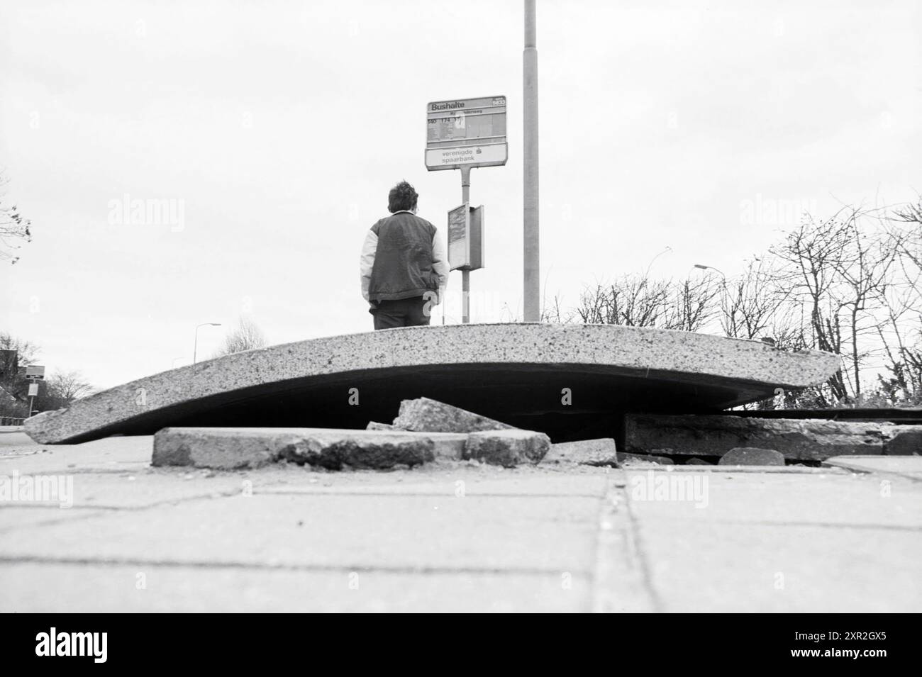 Collapsed bus stop hi-res stock photography and images - Alamy
