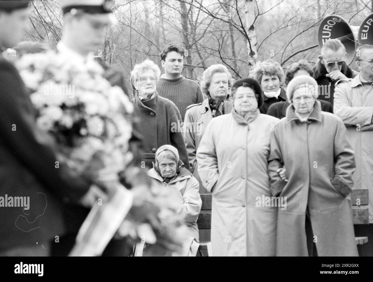 Unveiling of war memorial, 17-03-1993, Whizgle Dutch News: Historic ...