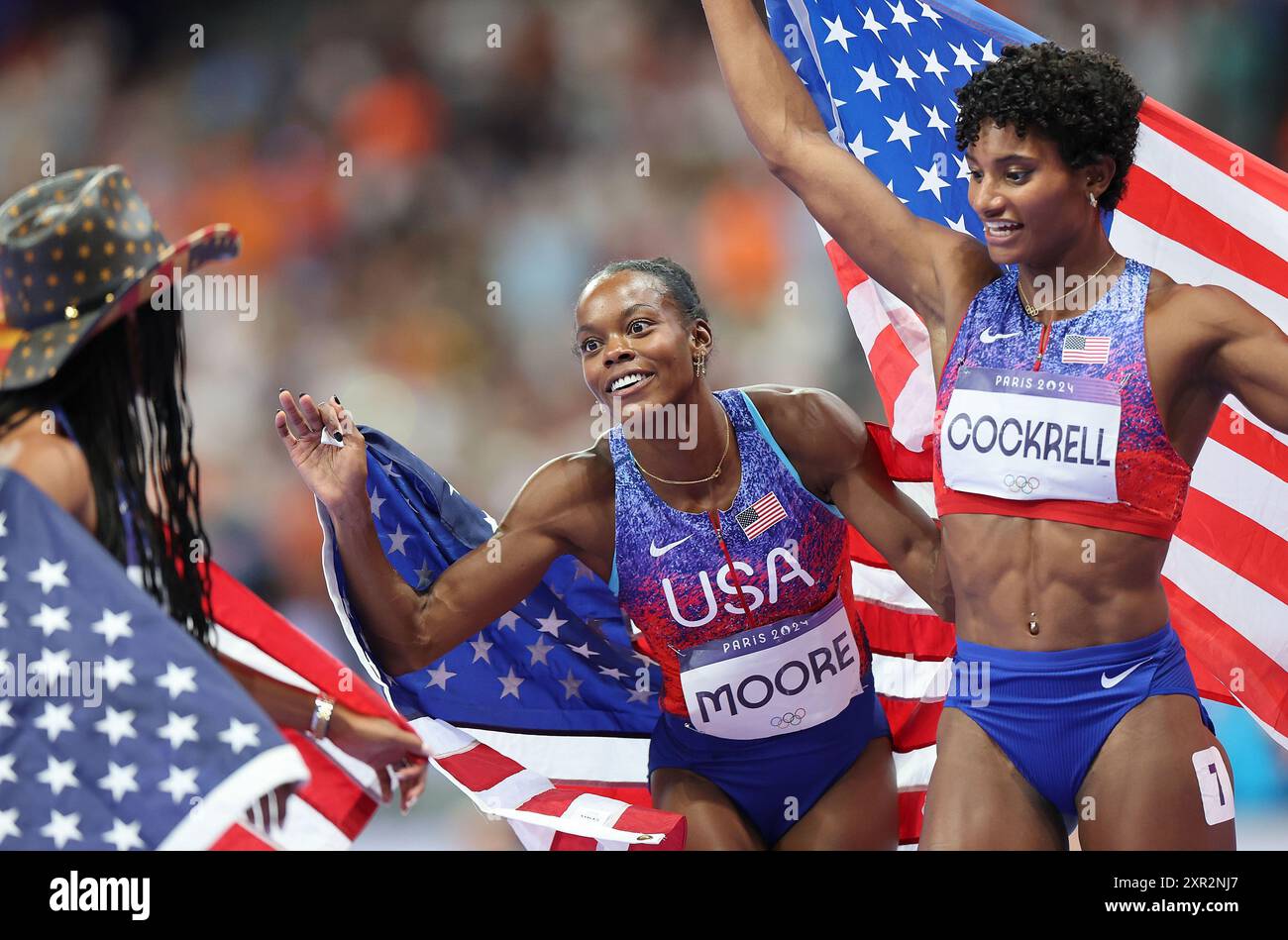 Paris, France. 8th Aug, 2024. Anna Cockrell (R) and Jasmine Moore of ...