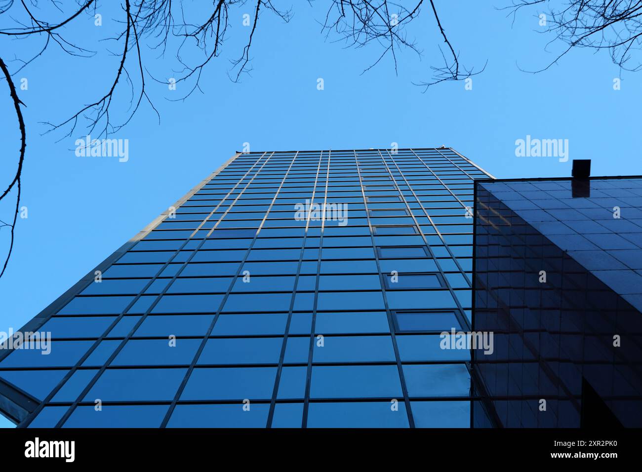 Corporate building on blue hi-res stock photography and images - Alamy