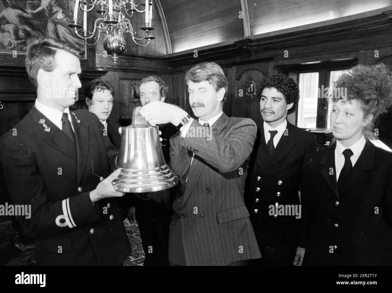 Overh. ship's bell to naval town hall, Handing over and transfers, 13 ...