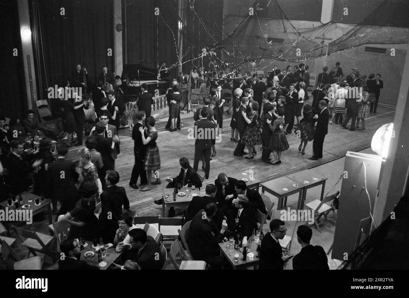 Large dance hall hi-res stock photography and images - Alamy