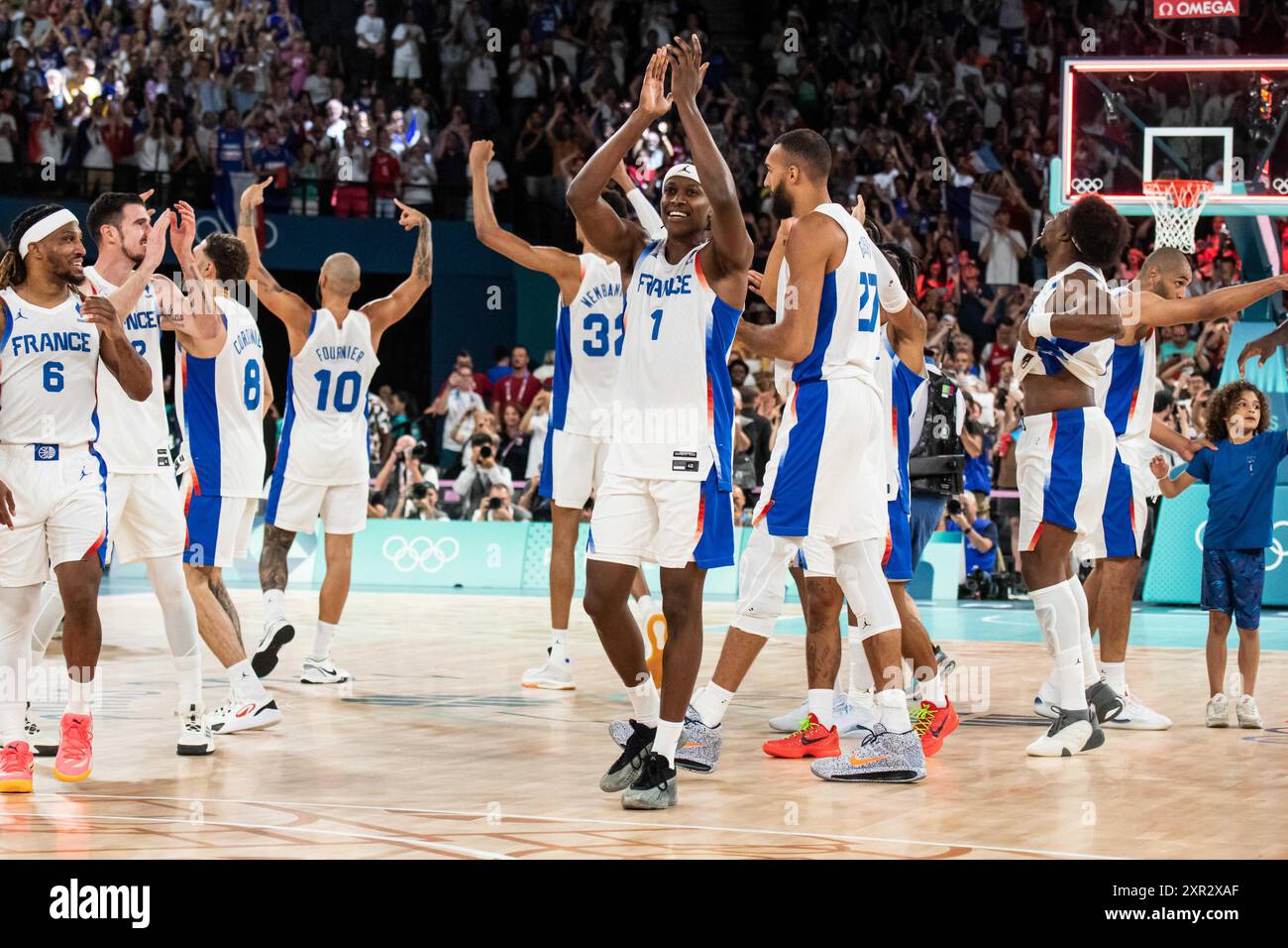 Paris, France. 08th Aug, 2024. France players celebrate, Basketball ...