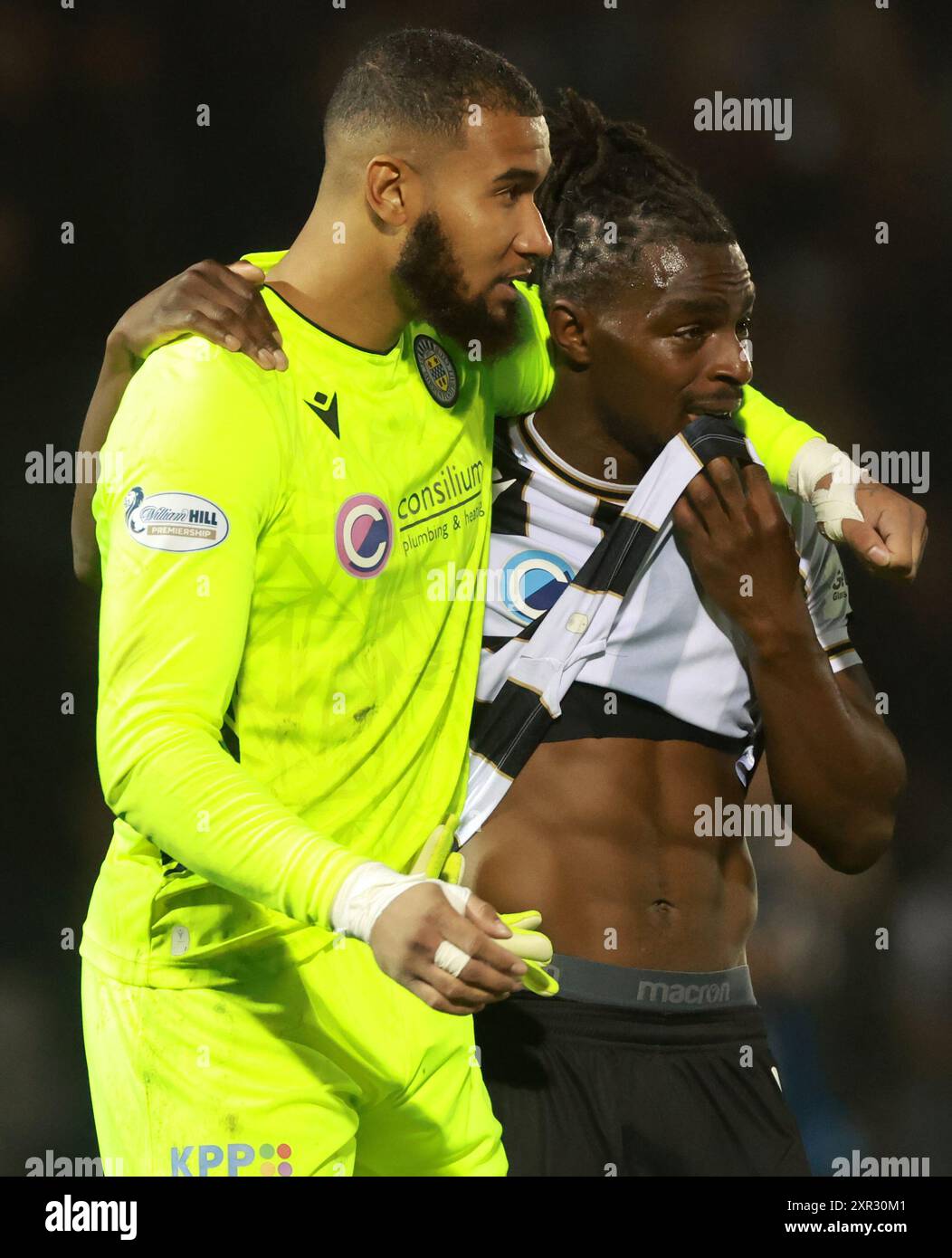 St mirren goalkeeper ellery balcombe hi-res stock photography and ...