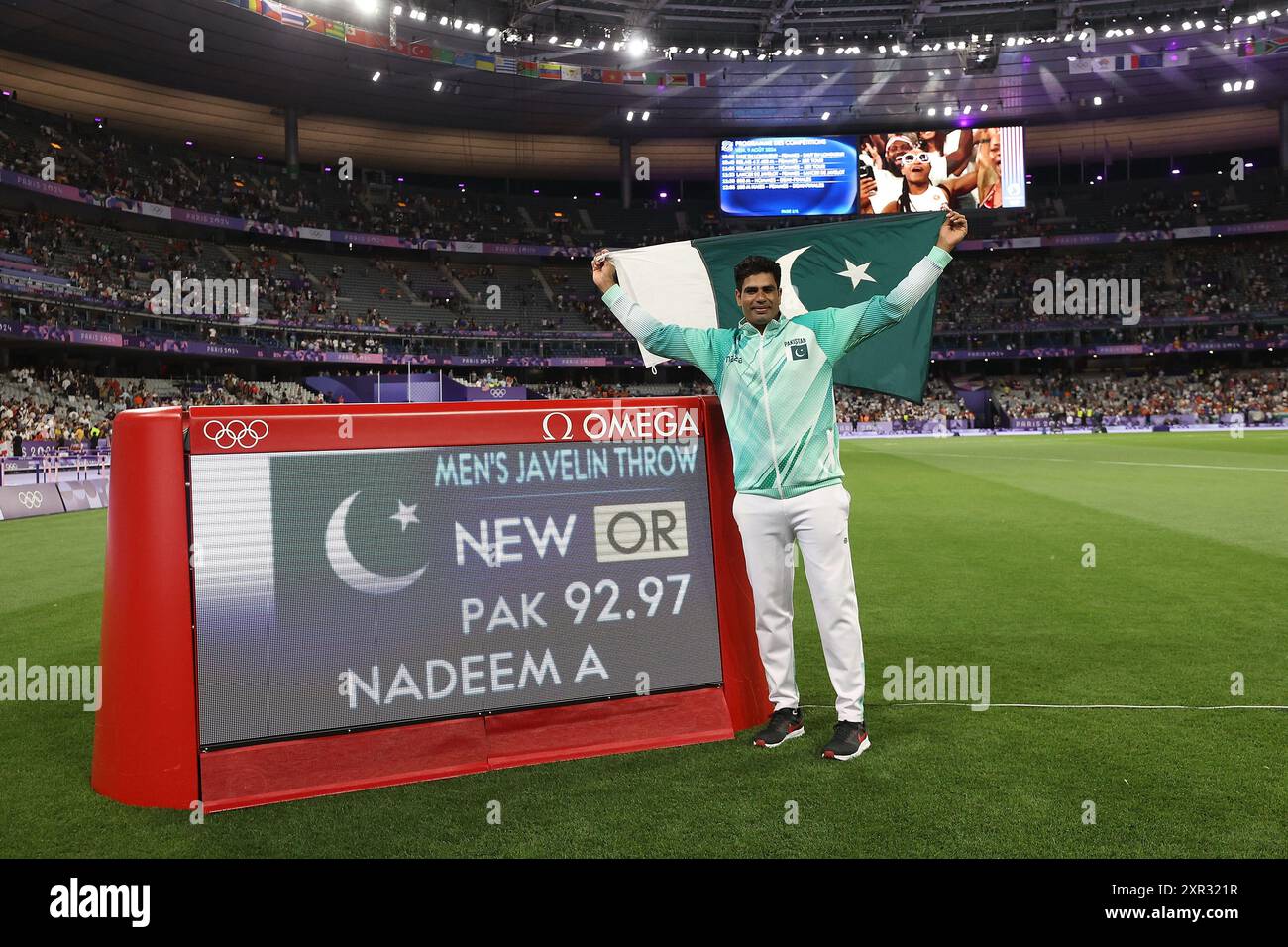 Paris, France. 8th Aug, 2024. Arshad Nadeem of Pakistan poses with his ...