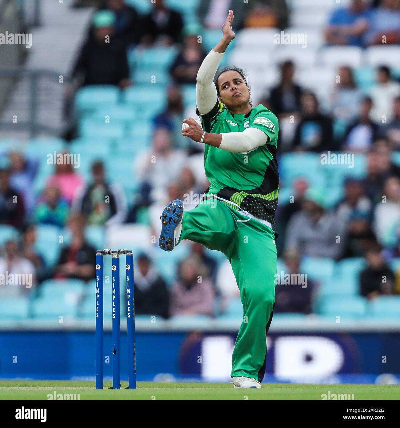 Chloe Tryon of Southern Brave bowls during the The Hundred match Oval ...