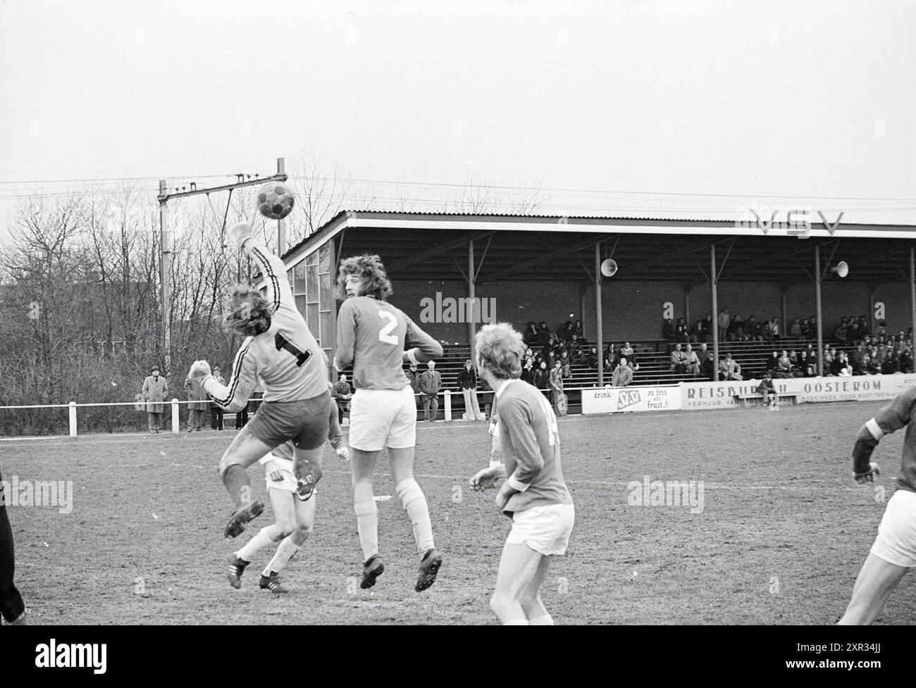 V.S.V. - S.R.C., Voetbal V.S.V., Velsen, Stormvogels, 06-04-1975 Stock ...
