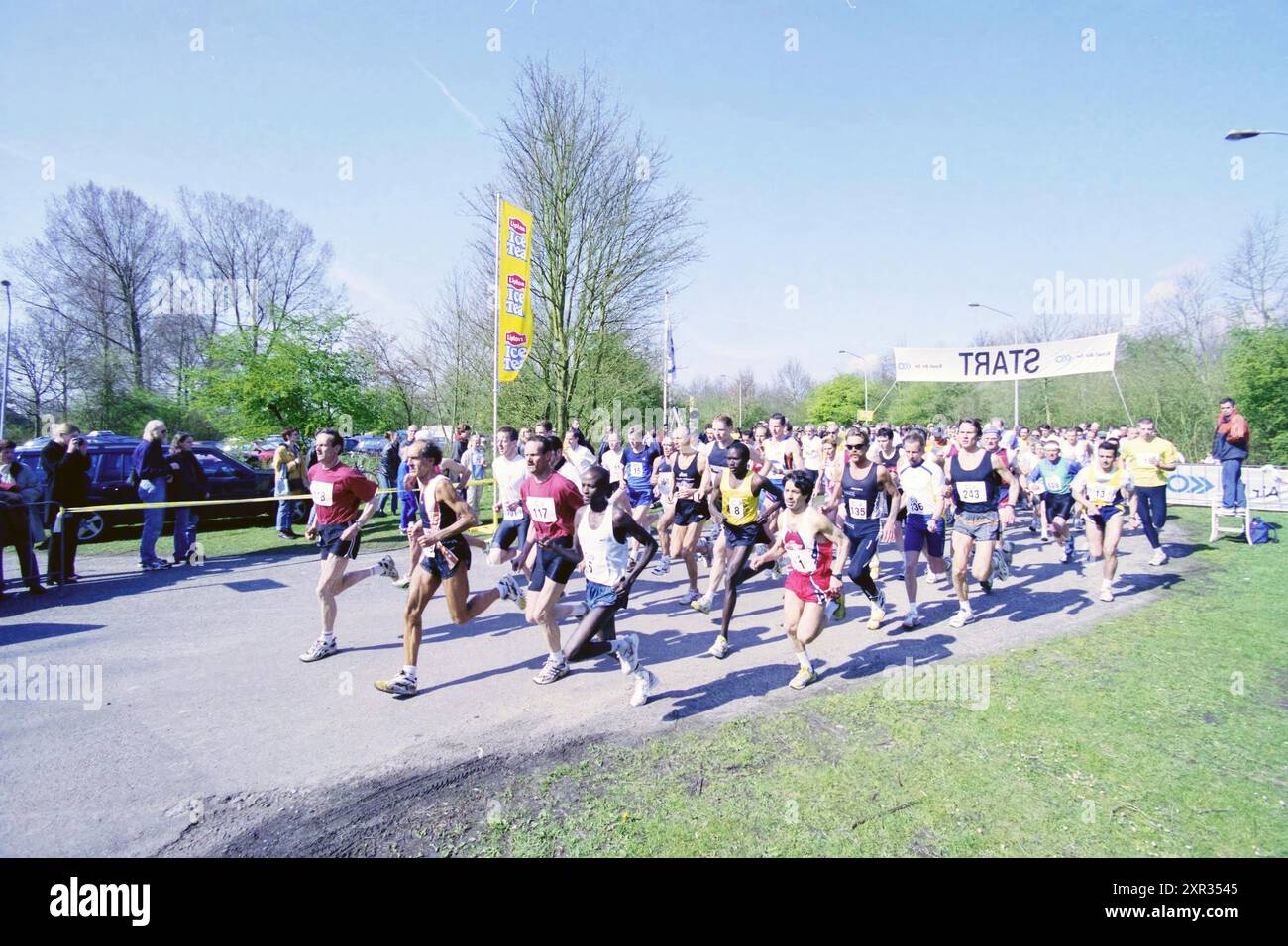 Running competition start road air run hi-res stock photography and ...