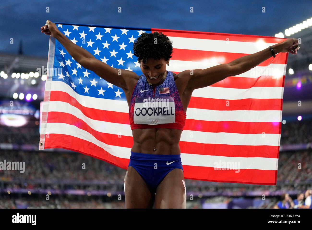Anna Cockrell, of the United States, poses after winning the silver ...