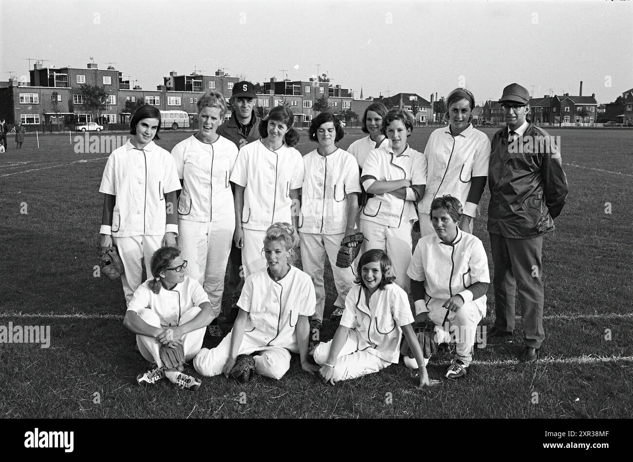 Team HCK, Softball, 05-08-1964 Stock Photo - Alamy