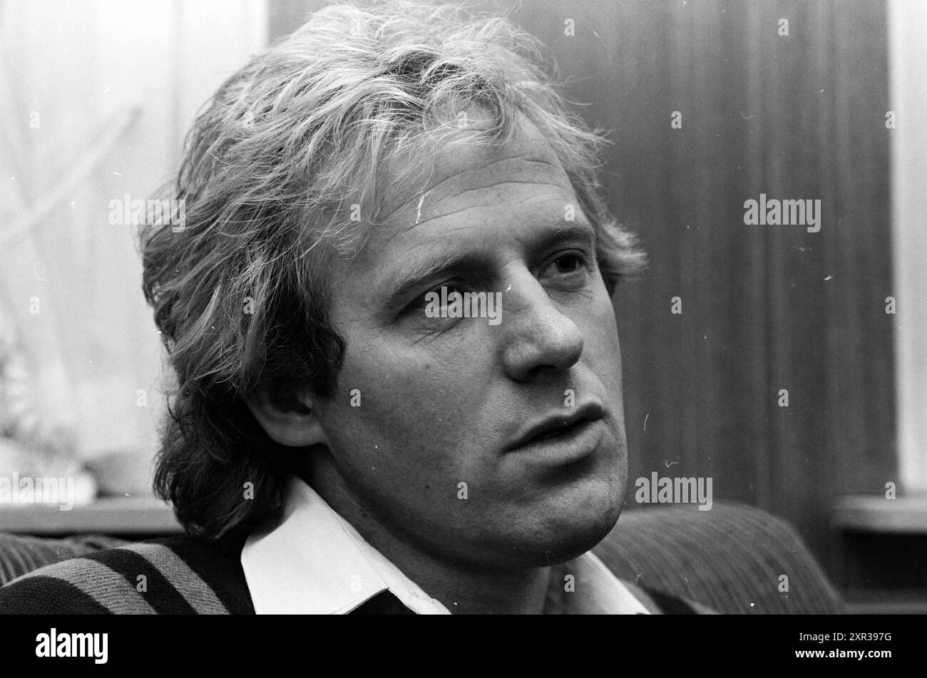 Performance portraits hi-res stock photography and images - Alamy
