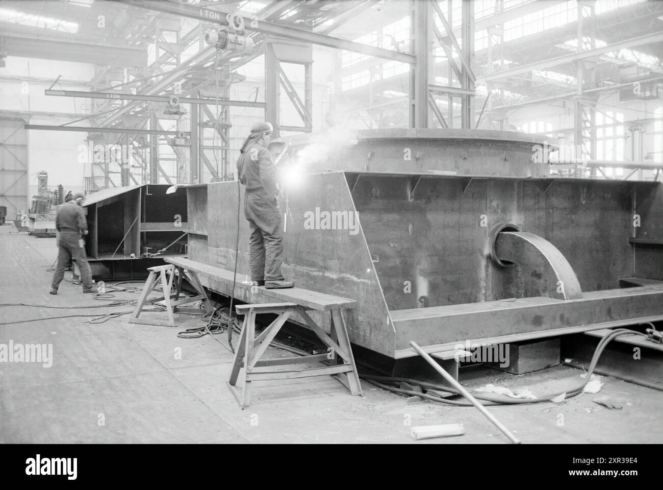 Assembly hall figee cranes hi-res stock photography and images - Alamy