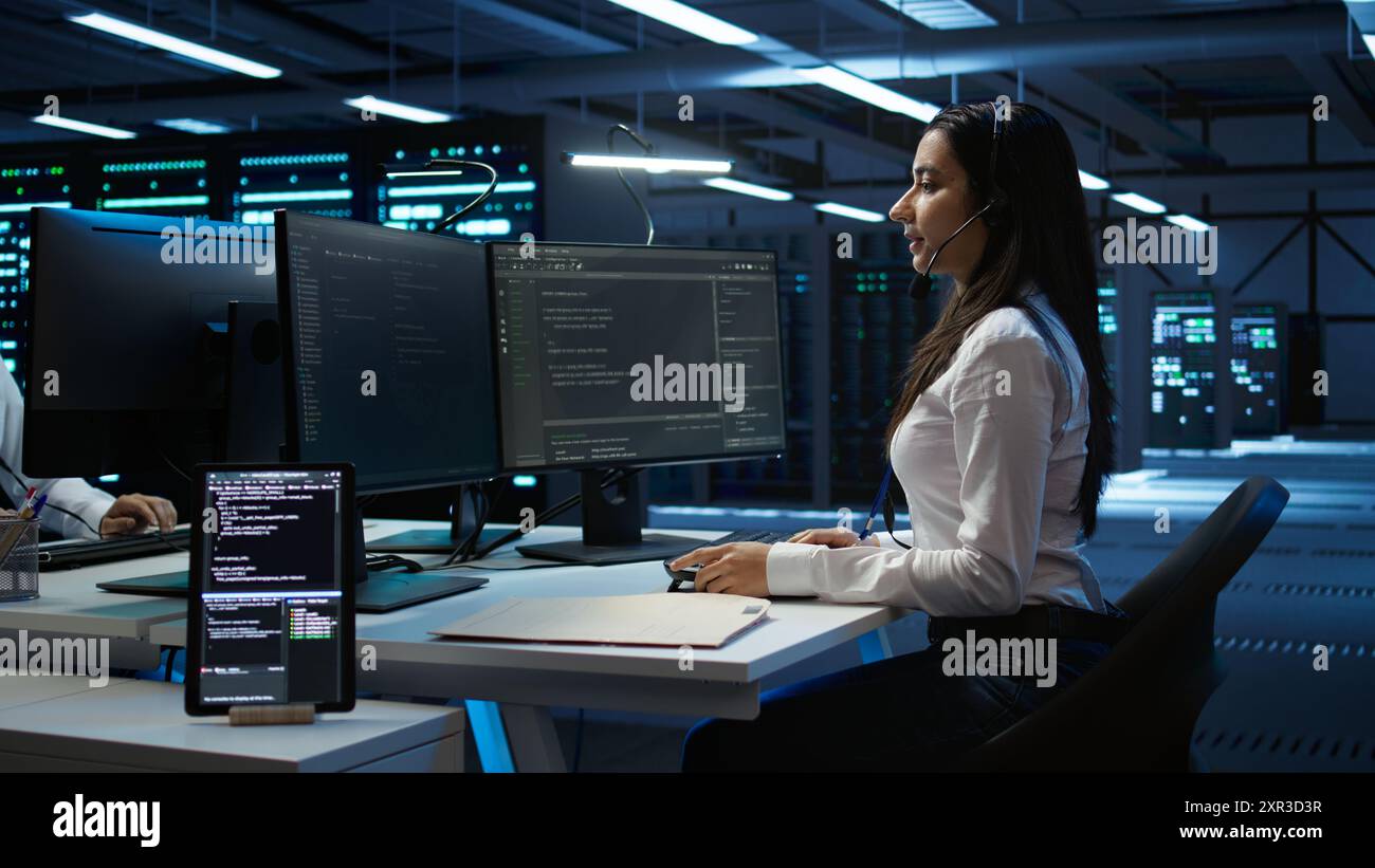 Troubleshooting machines hi-res stock photography and images - Alamy