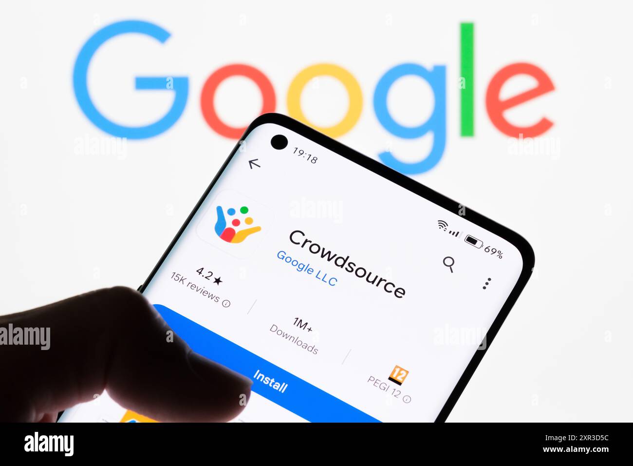 Crowdsource logo hi-res stock photography and images - Alamy