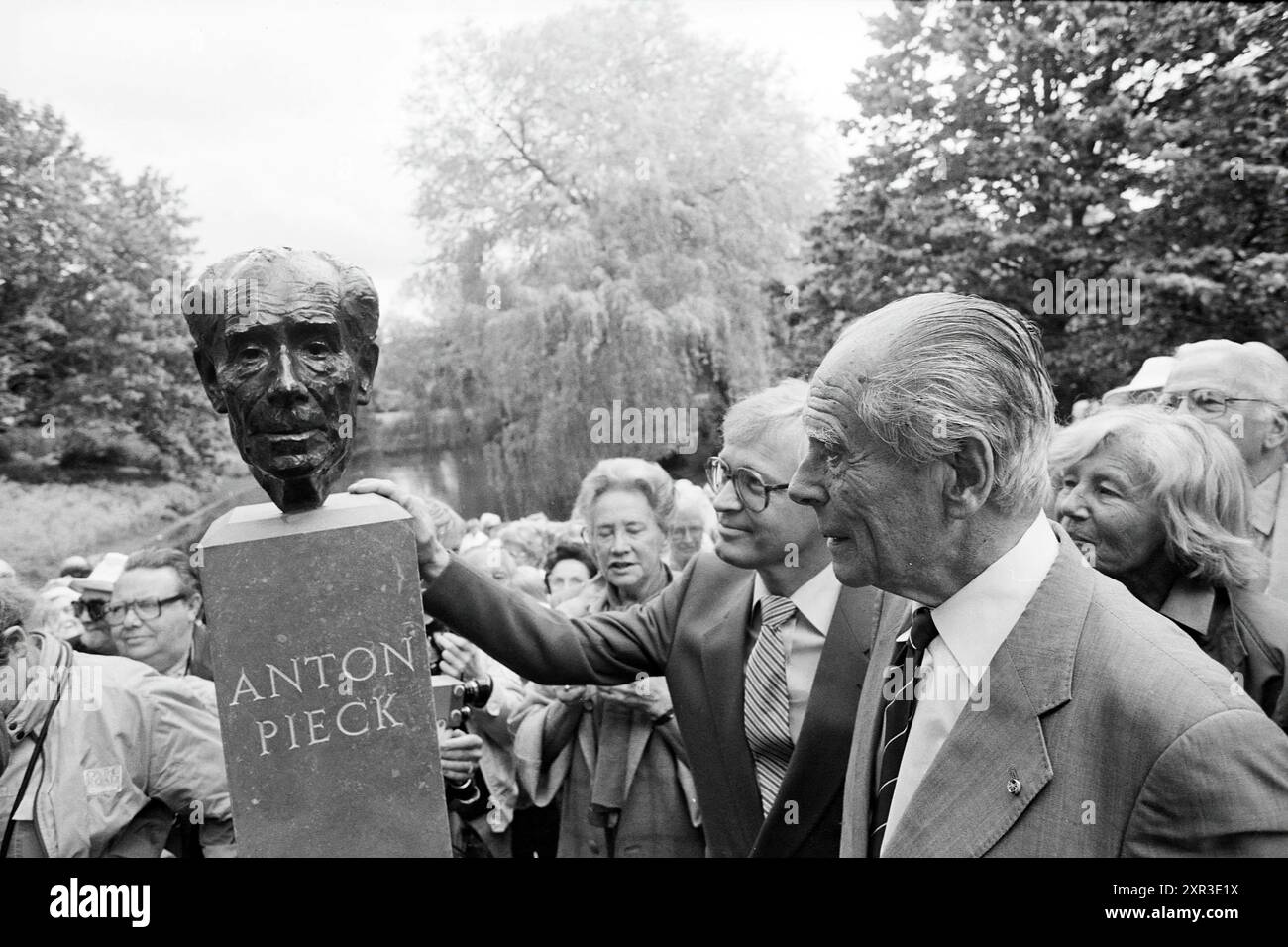 Unveiling of statue Anton Pieck, Revelations, 16-06-1983, Whizgle Dutch ...