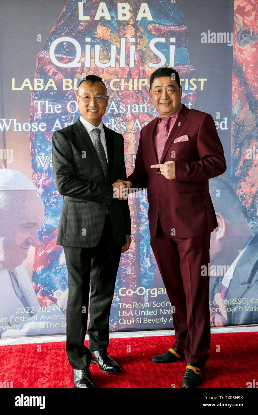 Joey Zhou TV Host & Qiuli Si Stock Photo - Alamy
