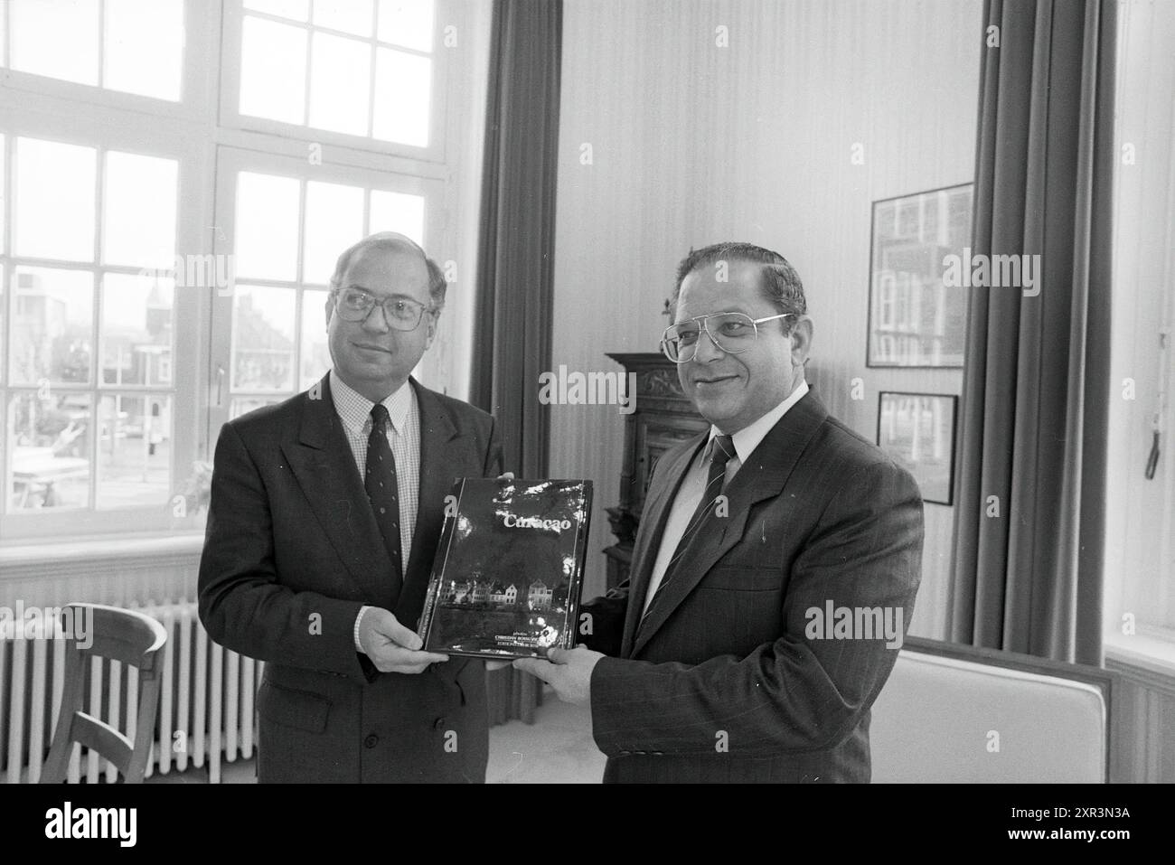 Mayor v.d. Heijden and mayor of Curaçao, Zandvoort, Zandvoort, 25-10 ...