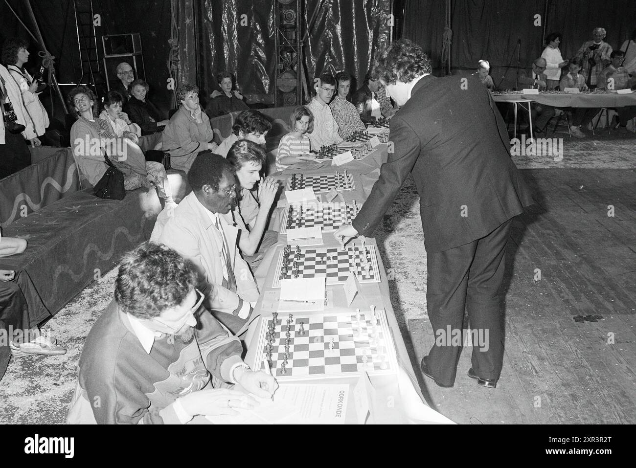 Chess simultaneously jan timman hoofddorp hi-res stock photography and ...