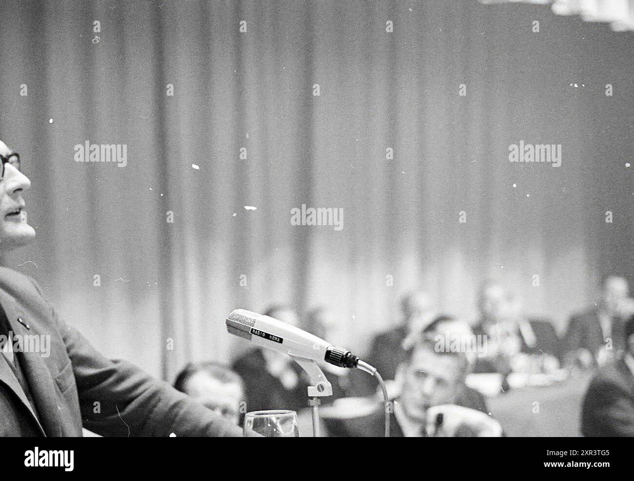 Minister Roolvink at LTB, LTB, 16-12-1968, Whizgle Dutch News: Historic ...
