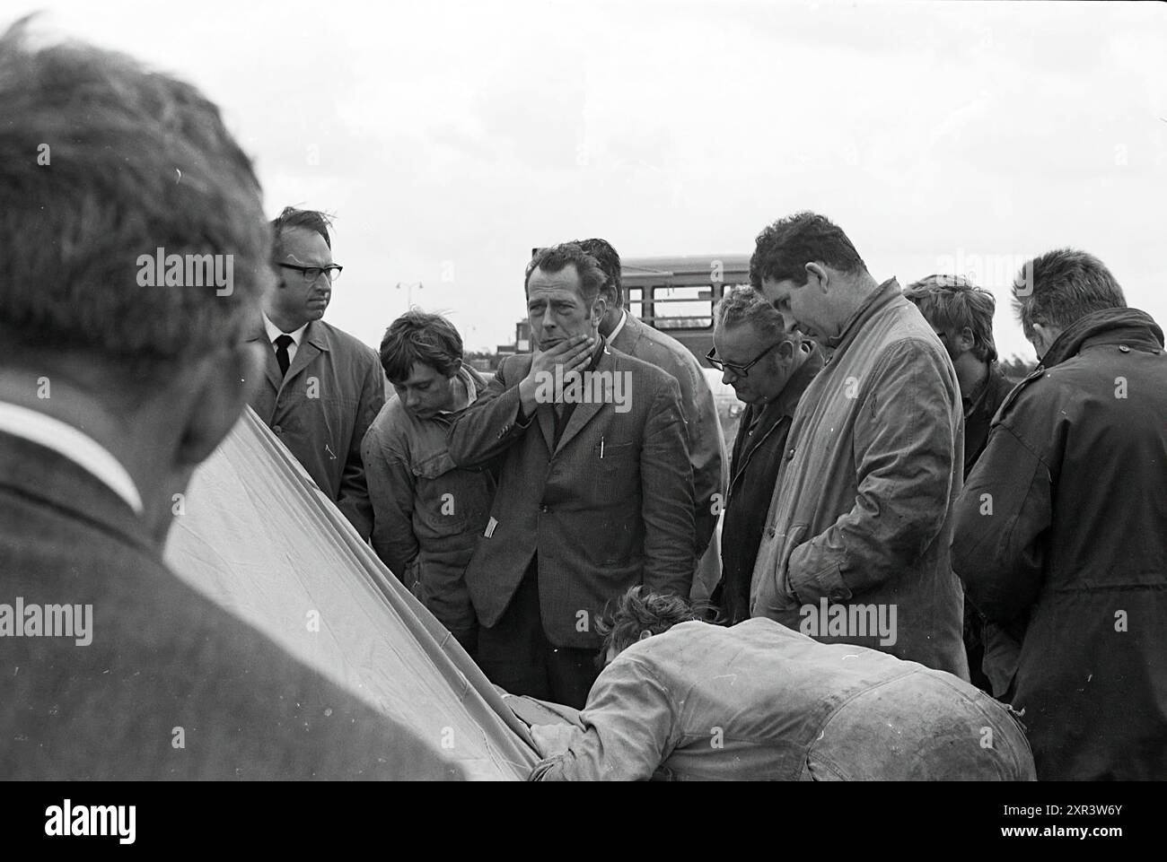 Demonstration of life raft and shipping distress signals, Whizgle Dutch ...
