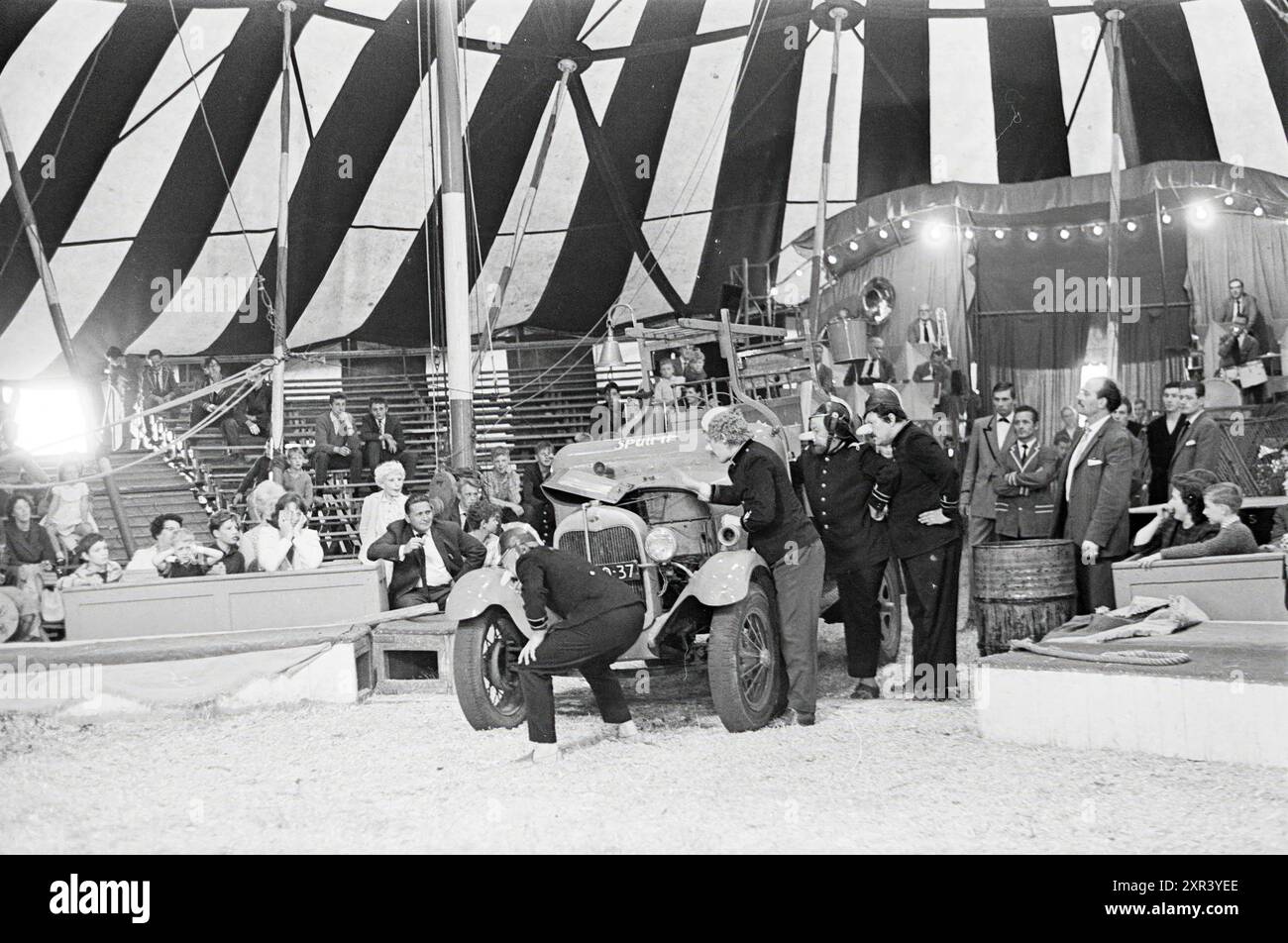 Circus Toni Boltini and shooting bear, Circus, 19-05-1962, Whizgle ...