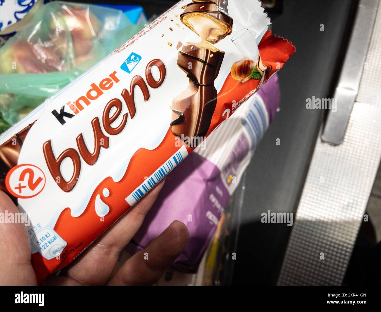 Kinder bueno sign hi-res stock photography and images - Alamy