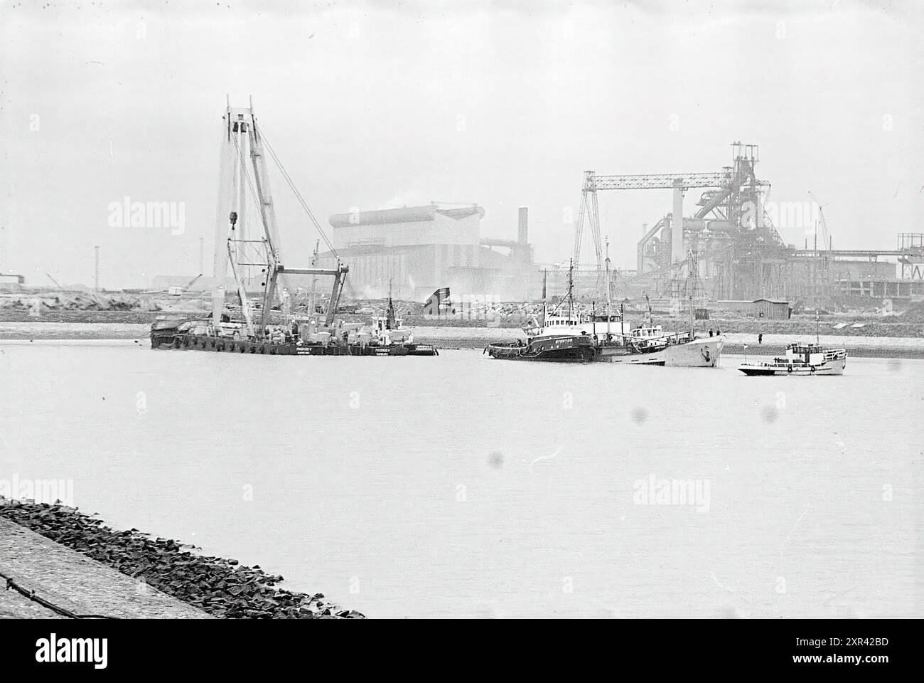 Coaster ships hi-res stock photography and images - Alamy