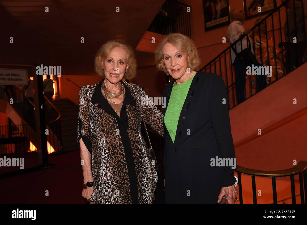 Alice und Ellen Kessler / Premiere / Bette und Joan / Komödie im ...