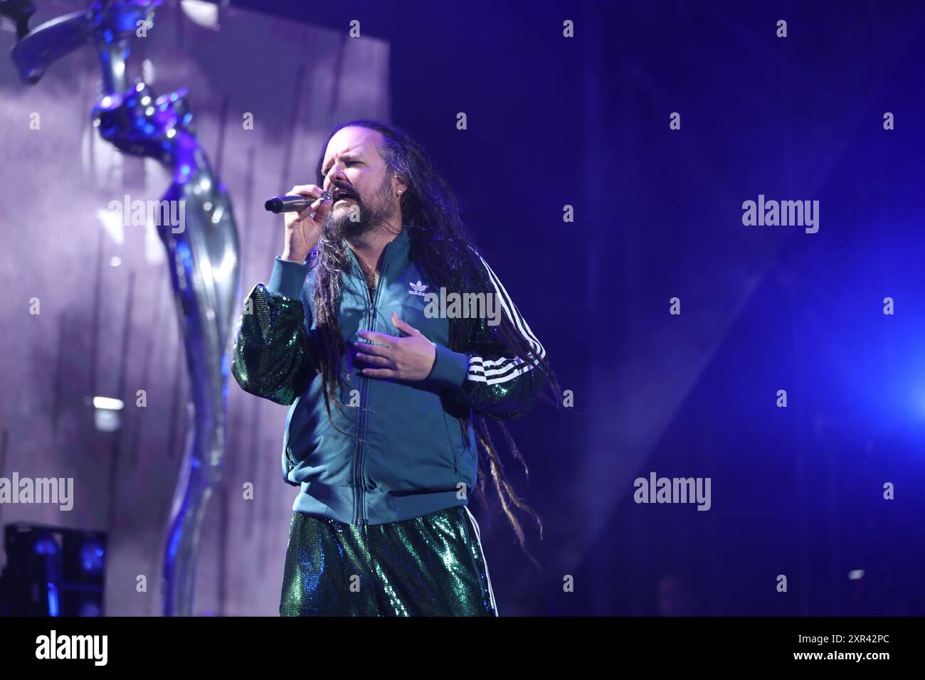 Jonathan Howsmon Davis live on stage with Metal Band Korn play ...