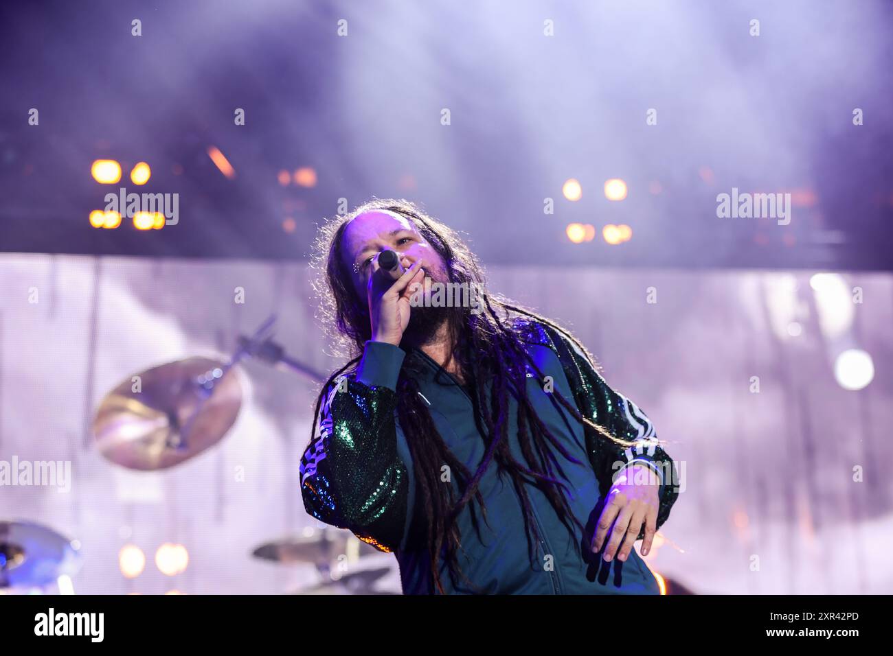 Jonathan Howsmon Davis live on stage with Metal Band Korn play ...