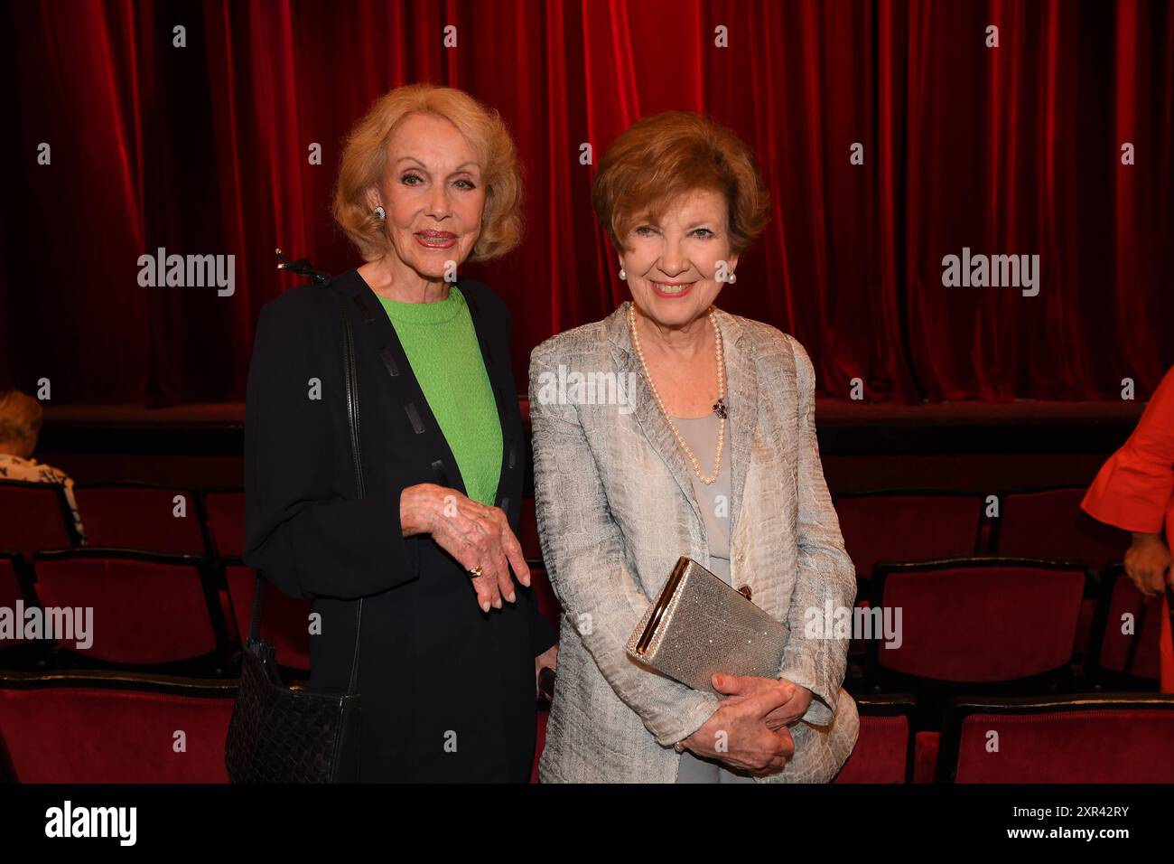 Ellen Kessler und Carolin Reiber / Premiere / Bette und Joan / Komödie ...