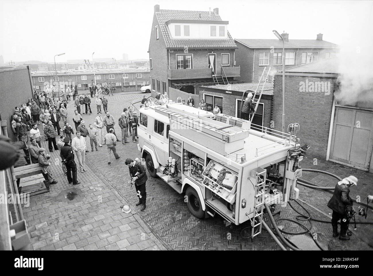 Fire Duinstraat/Bik- en Arnoldkade, Fires, fire brigade, IJmuiden, Bik ...