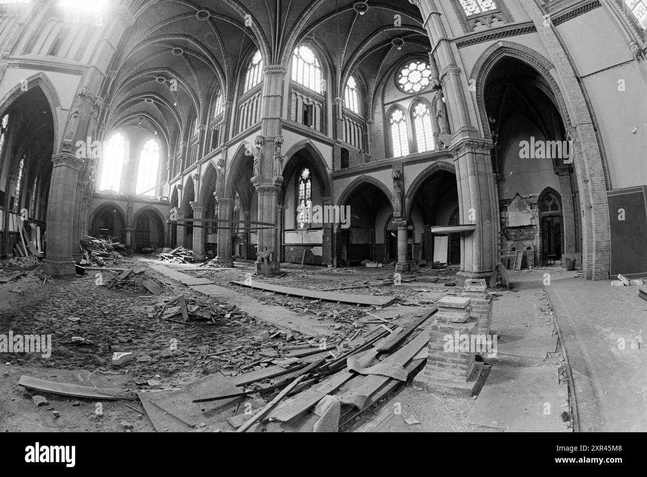 Interiors Spaarnekerk (demolished), Churches, 15-09-1978, Whizgle Dutch ...