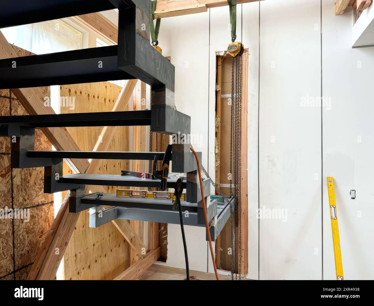 Metal framework building being constructed hi-res stock photography and ...