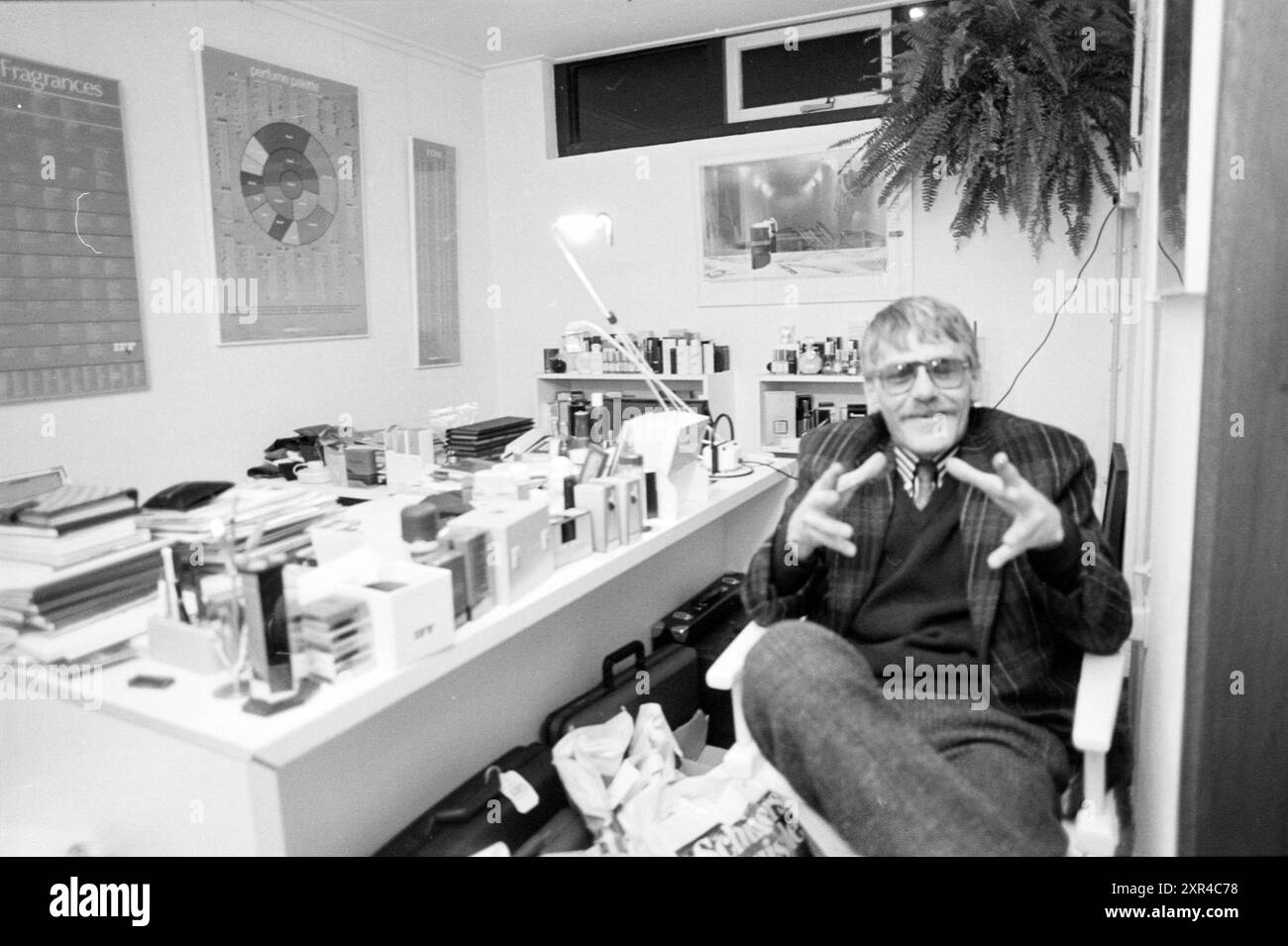 Simon Stam inventor of perfume, Persons, Inventions, 21-03-1988 ...