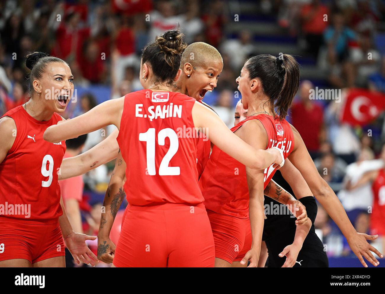 Paris, France. 8th Aug, 2024. Melissa Teresa Vargas (3rd L) of T¨¹rkiye ...