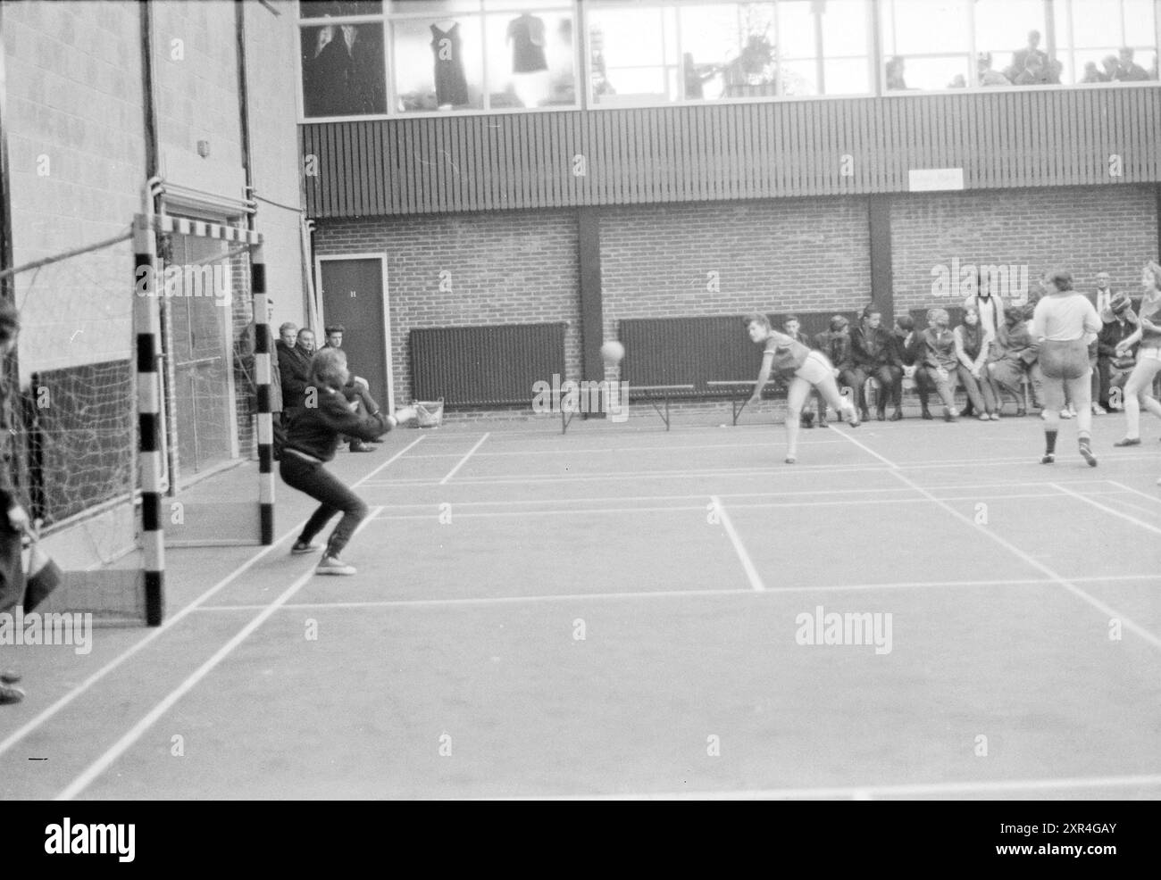 Rapiditas team - IJmond against 'Samen Een' (indoor handball ...
